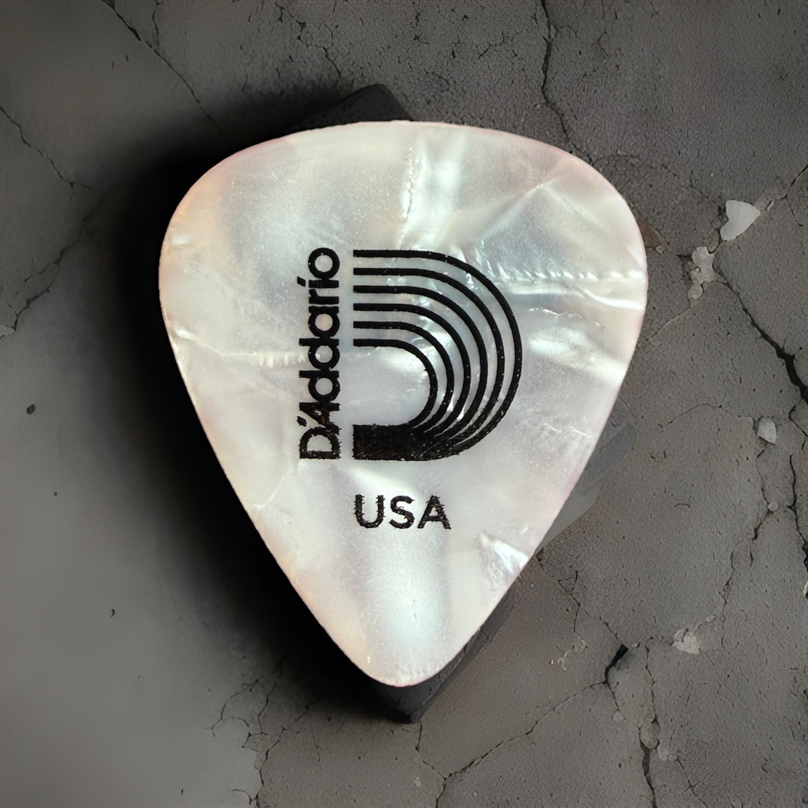 5-Pack D'Addario Classic White Pearl 0.70mm Celluloid Guitar Picks ...